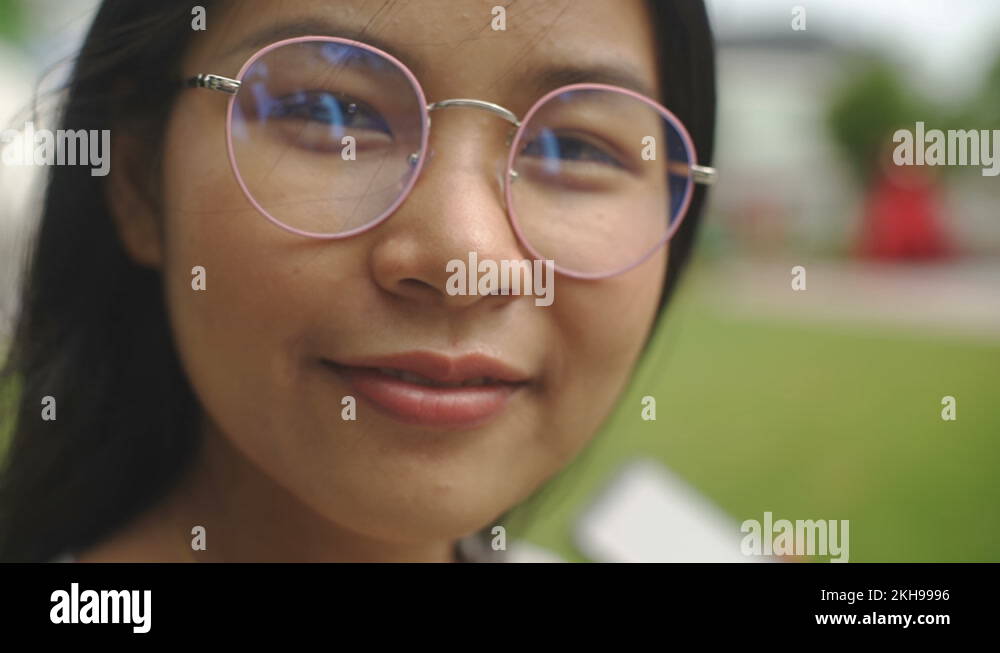 Cute Young Thai Girl In Stock Videos And Footage Hd And 4k Video Clips Alamy