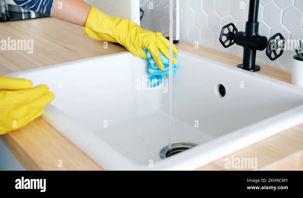 Wet kitchen sink Stock Videos & Footage - HD and 4K Video Clips - Alamy