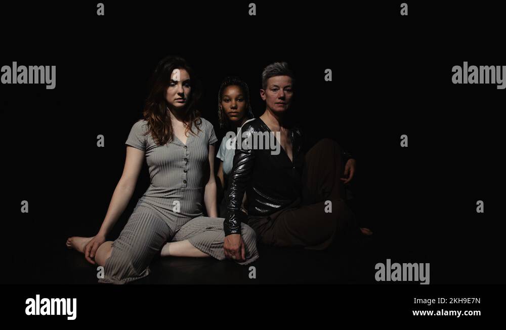 Portrait on stage Stock Videos & Footage - HD and 4K Video Clips - Alamy