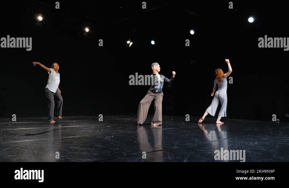 Centre stage dance Stock Videos & Footage - HD and 4K Video Clips - Alamy