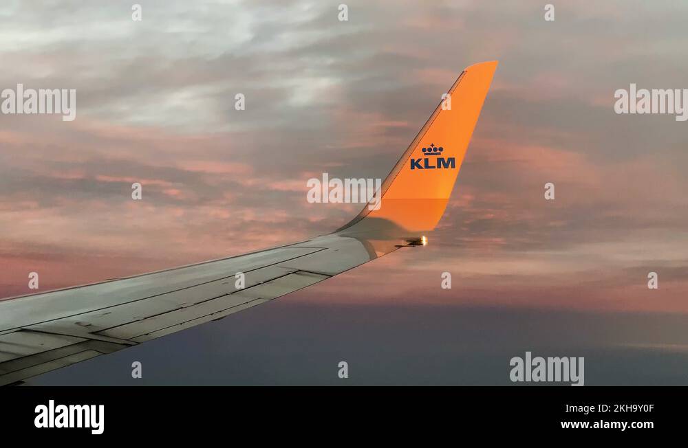 Ice airplane wing Stock Videos & Footage - HD and 4K Video Clips - Alamy