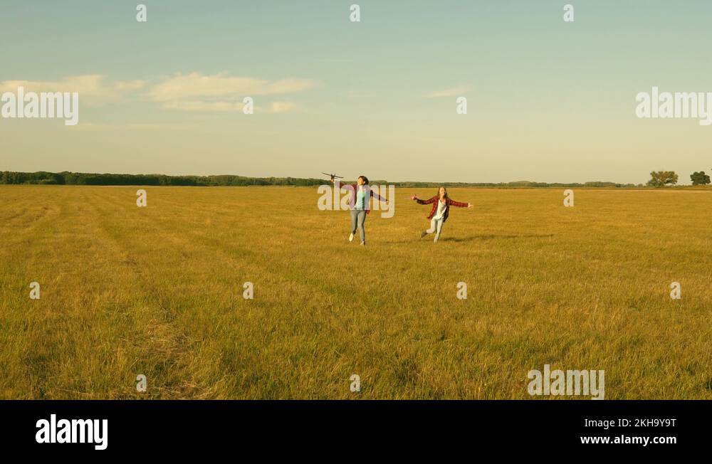 Pilot children Stock Videos & Footage - HD and 4K Video Clips - Alamy