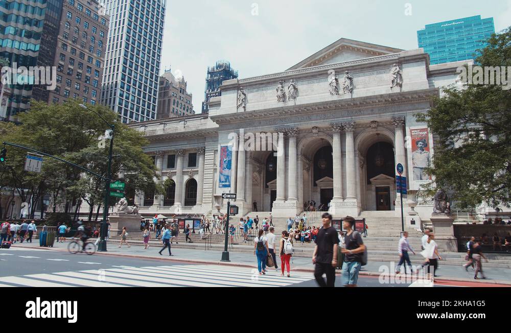Metropolitan crowd Stock Videos & Footage - HD and 4K Video Clips - Alamy
