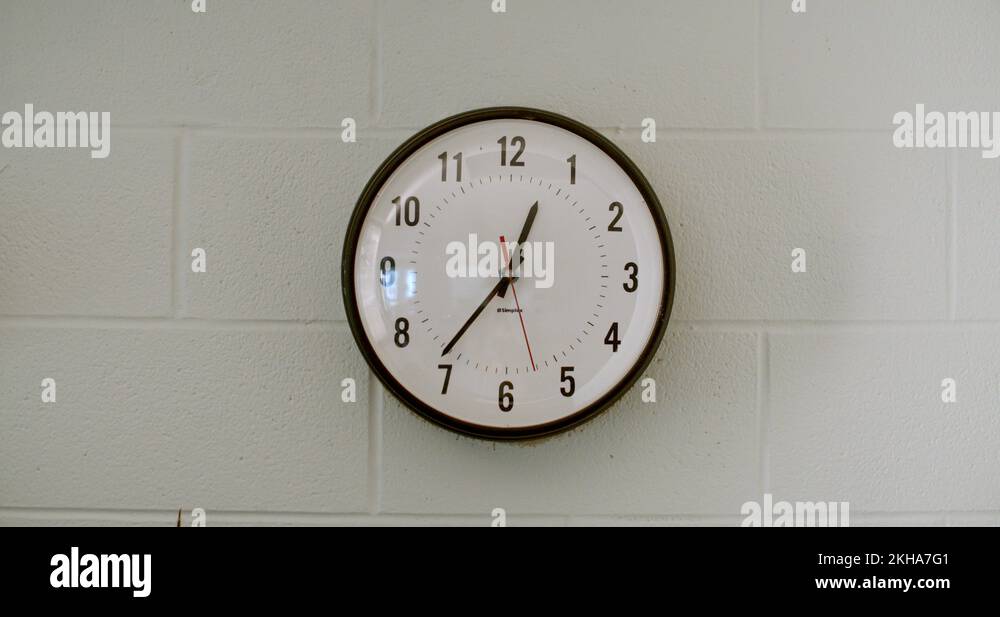 School wall clock Stock Videos & Footage - HD and 4K Video Clips - Alamy