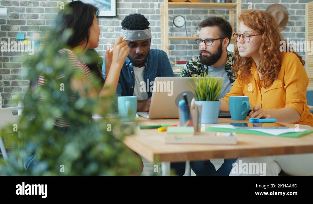 Men laughing computer Stock Videos & Footage - HD and 4K Video Clips ...