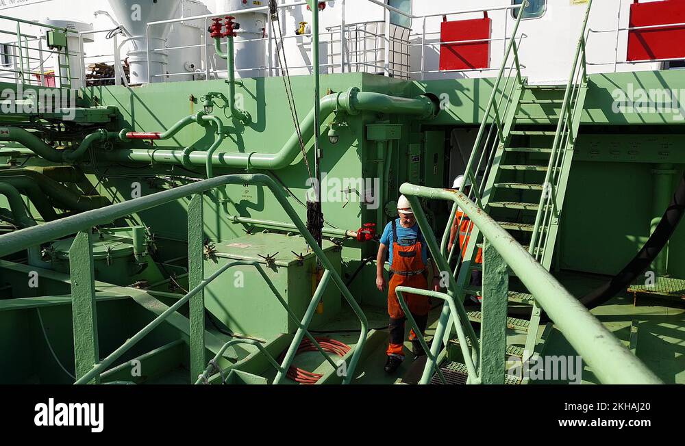 Tanker ship refuel Stock Videos & Footage - HD and 4K Video Clips - Alamy