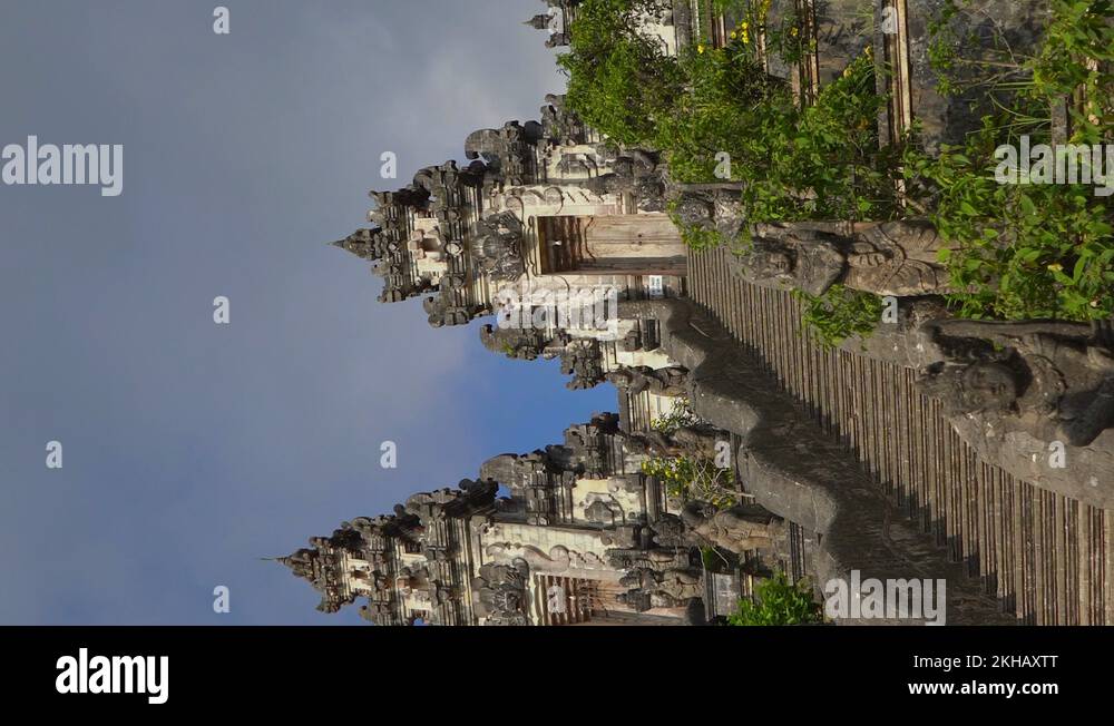 Vertical dragons Stock Videos & Footage - HD and 4K Video Clips - Alamy
