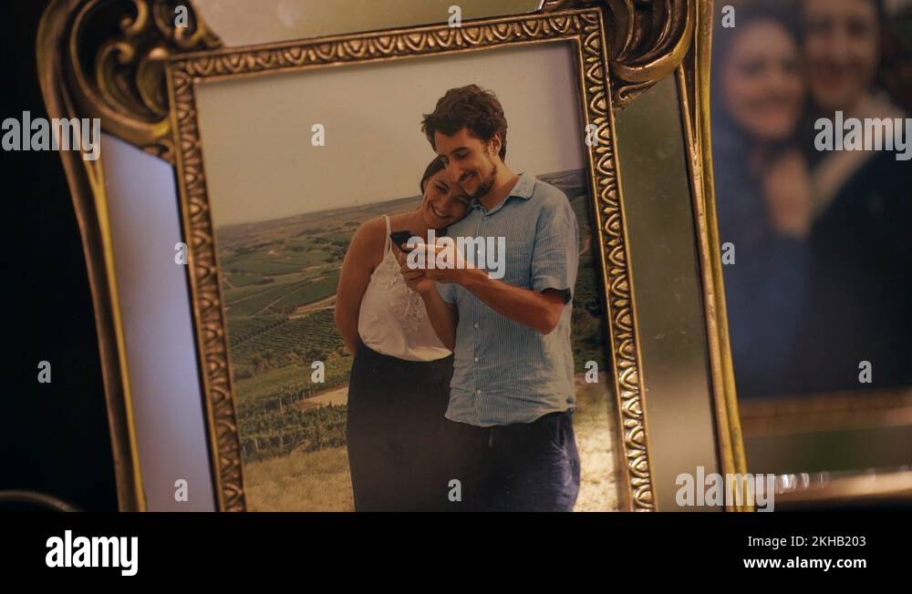 Portraits on display Stock Videos & Footage - HD and 4K Video Clips - Alamy