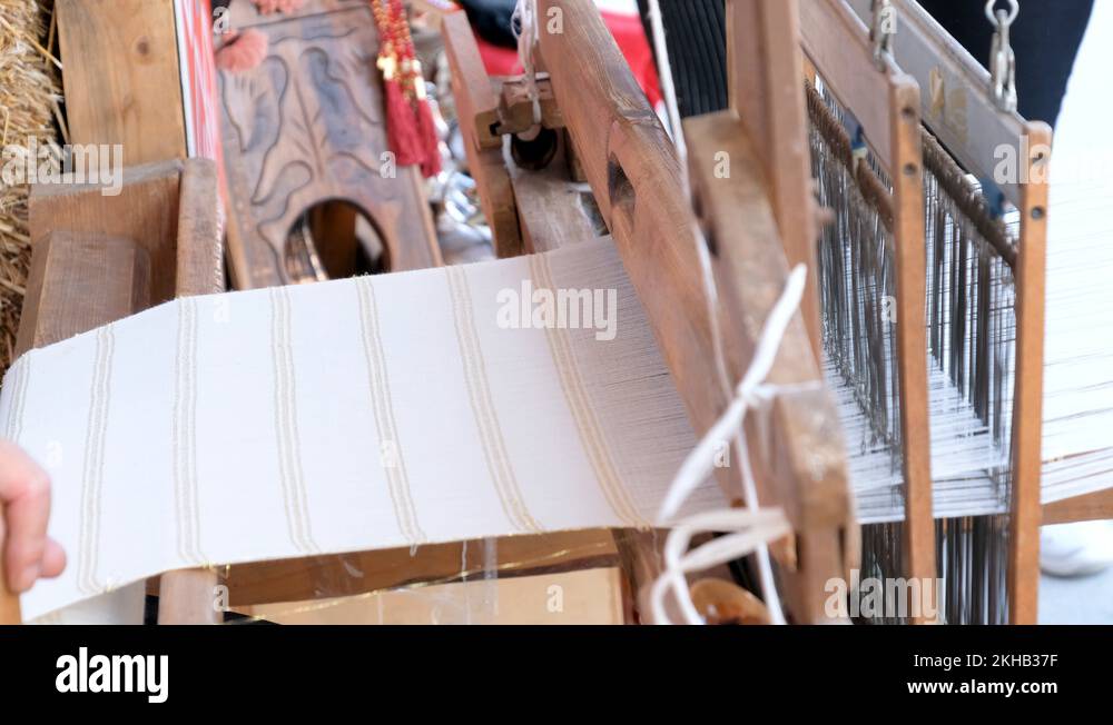 Man weaving loom Stock Videos & Footage - HD and 4K Video Clips - Alamy