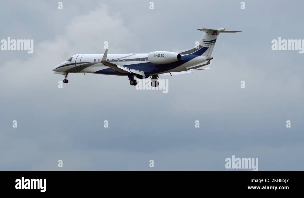 Embraer legacy 650 Stock Videos & Footage - HD and 4K Video Clips - Alamy