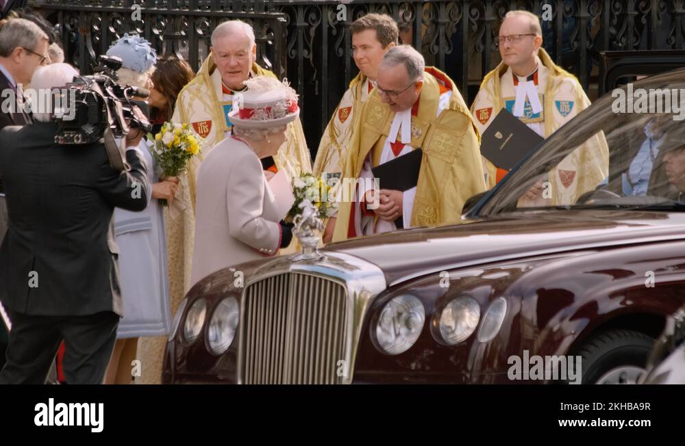 Queen elizabeth ii waving Stock Videos & Footage - HD and 4K Video ...
