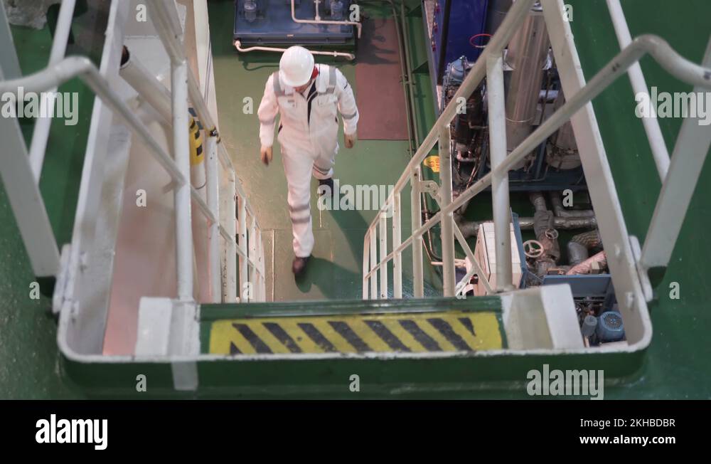 Metal robe Stock Videos & Footage - HD and 4K Video Clips - Alamy