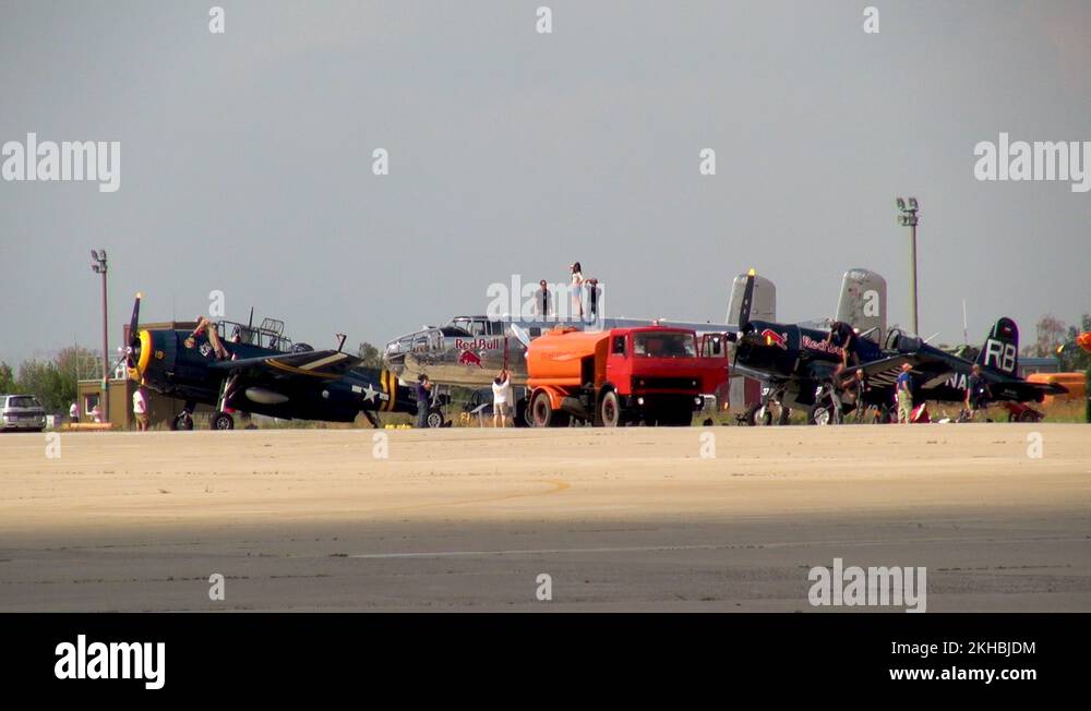 Silver people carrier Stock Videos & Footage - HD and 4K Video Clips ...