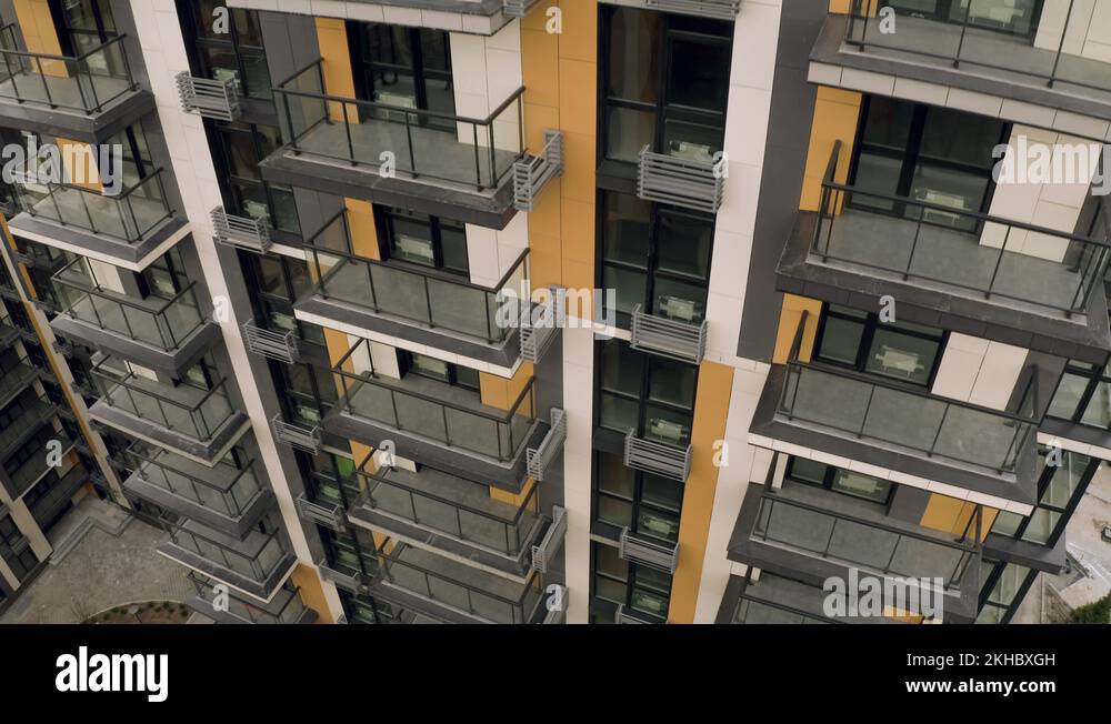 Huge tower block Stock Videos & Footage - HD and 4K Video Clips - Alamy