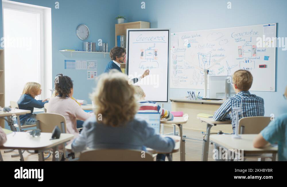 School Physics Teacher Uses Interactive Digital Whiteboard to Shows to ...