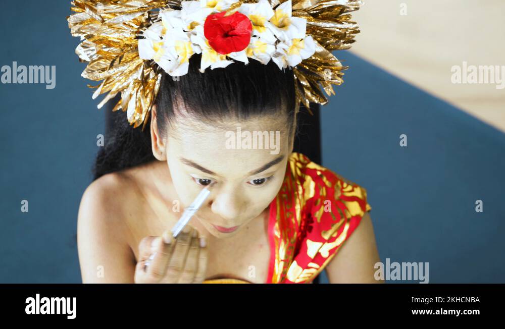 Balinese dancer Stock Videos & Footage - HD and 4K Video Clips - Alamy