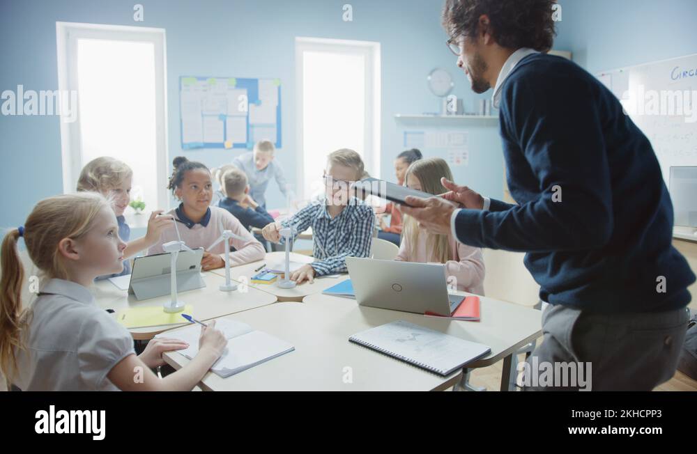 School children teacher computer Stock Videos & Footage - HD and 4K ...