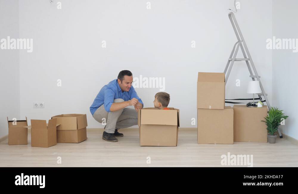 Boxcardboard Stock Videos & Footage - HD and 4K Video Clips - Alamy