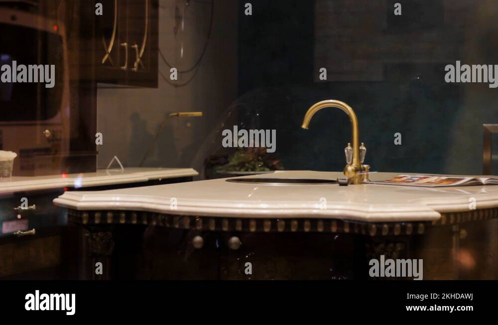 Gold exhibition Stock Videos & Footage - HD and 4K Video Clips - Alamy