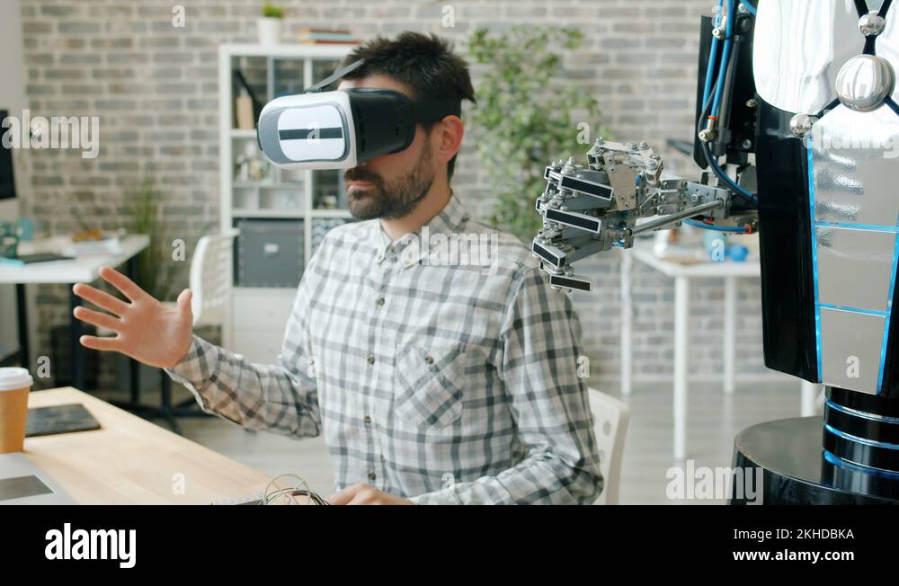 Roboteer Stock Videos & Footage - HD and 4K Video Clips - Alamy