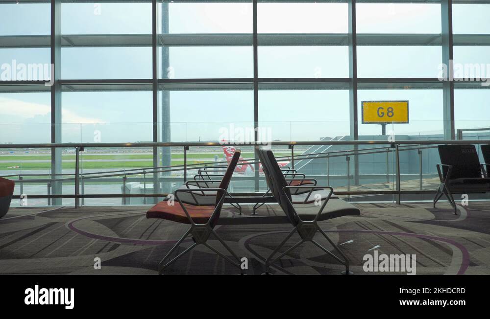 Airport gate seat Stock Videos & Footage - HD and 4K Video Clips - Alamy