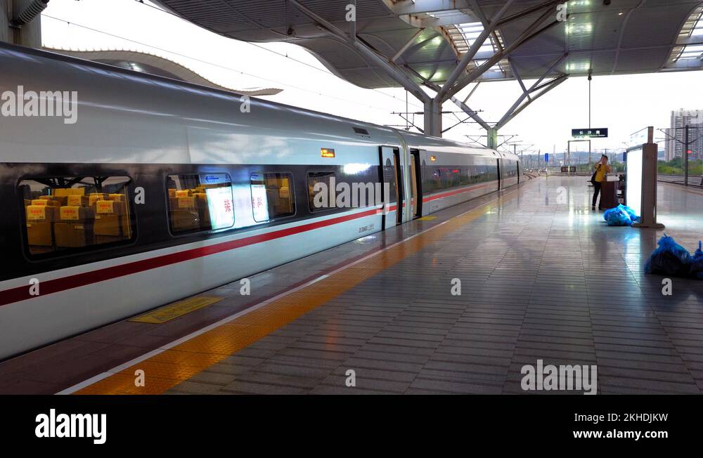 Bullet train platform Stock Videos & Footage - HD and 4K Video Clips ...