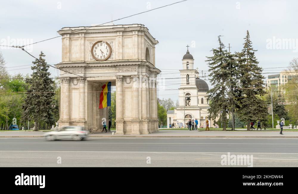 Zoom in: Chisinau, Moldova - Triumphal arch and Nativity Cathedral in ...