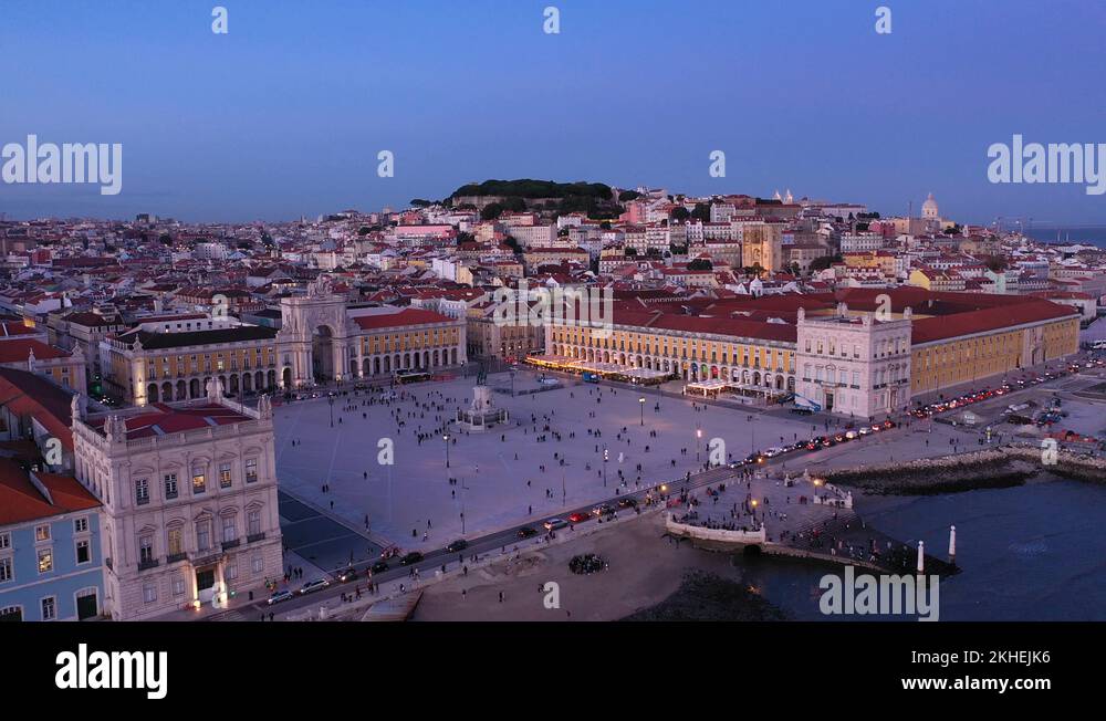 The famous Praca do Comercio the main square of Lisbon by night Stock ...