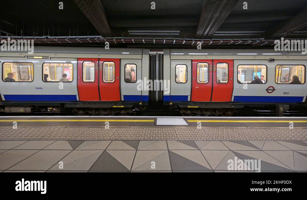Monument tube station Stock Videos & Footage - HD and 4K Video Clips ...