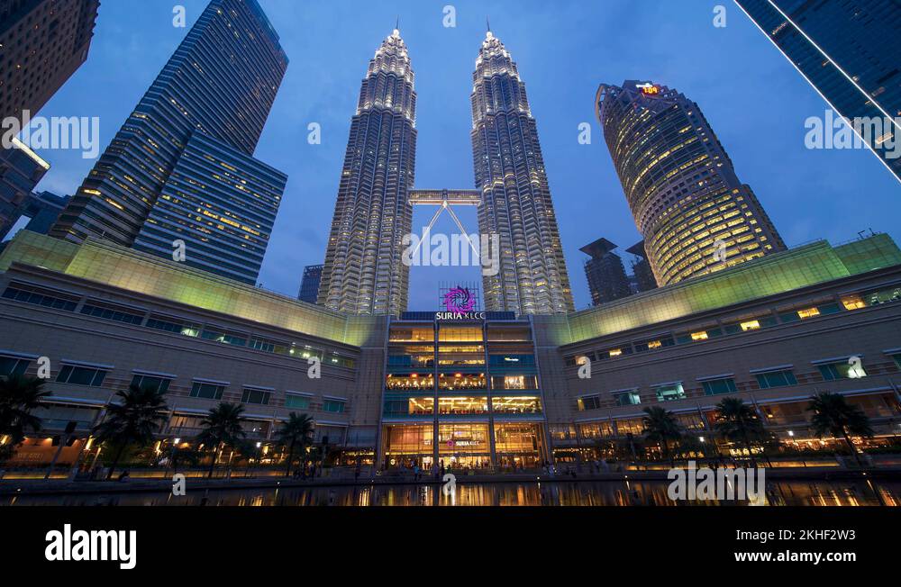 Petronas twin towers and suria klcc shopping centre Stock Videos ...