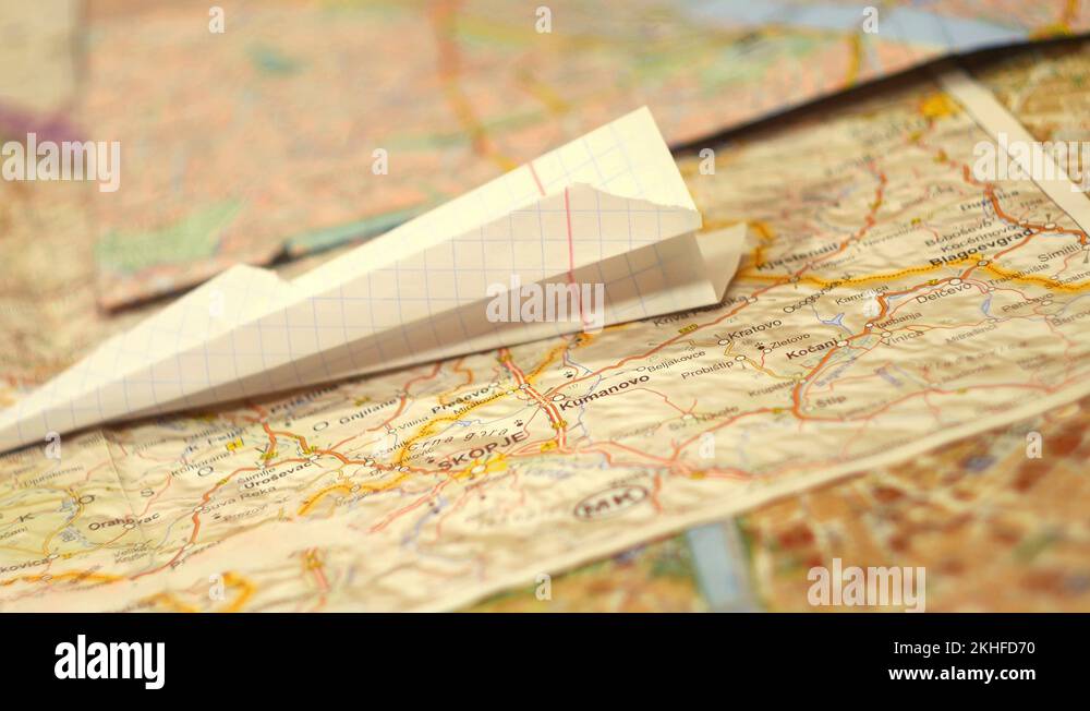 Map paper airplane Stock Videos & Footage - HD and 4K Video Clips - Alamy
