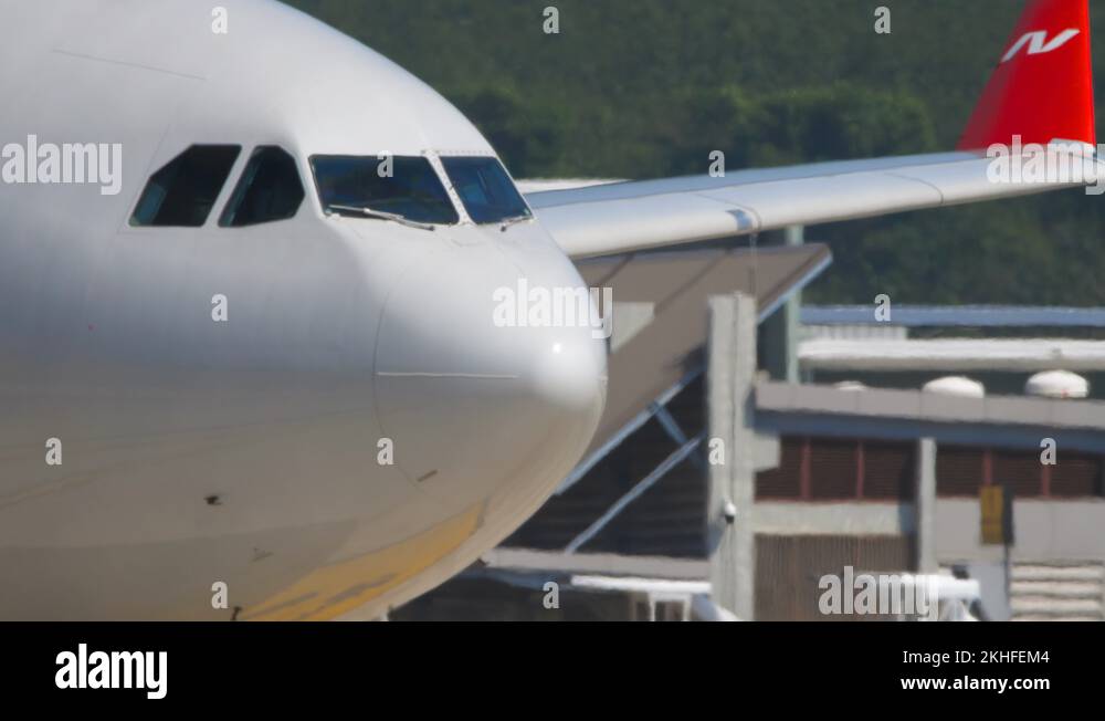 Close-up cockpit view Airbus A330 Stock Video Footage - Alamy