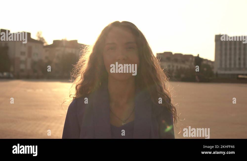 Young beautiful girl without makeup with natural beauty in the city ...