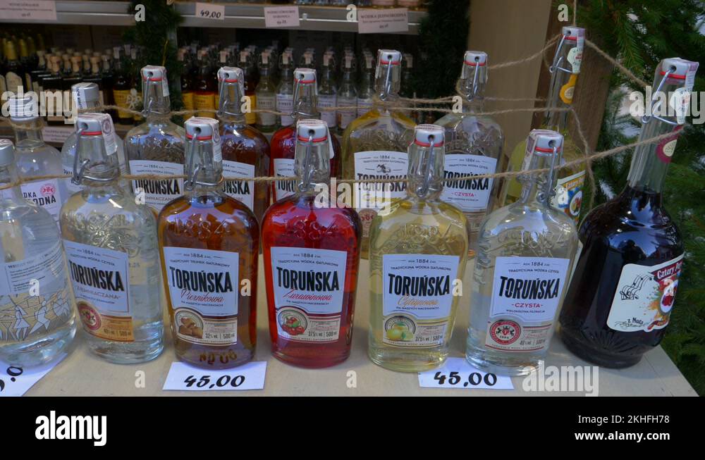 Alcohol booth on the Christmas market Stock Video Footage - Alamy