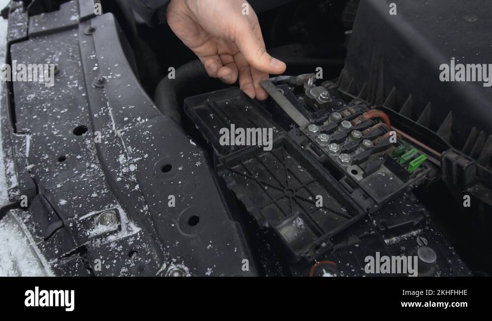 Vehicle malfunction Stock Videos & Footage - HD and 4K Video Clips - Alamy