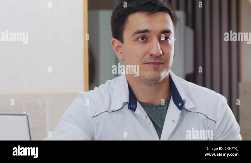 Ophthalmology treatment - young woman checking her visual acuity ...