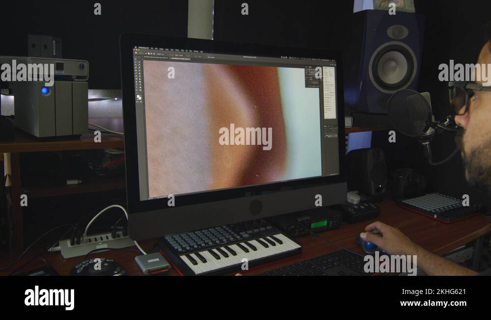 Photoshop model Stock Videos & Footage - HD and 4K Video Clips - Alamy