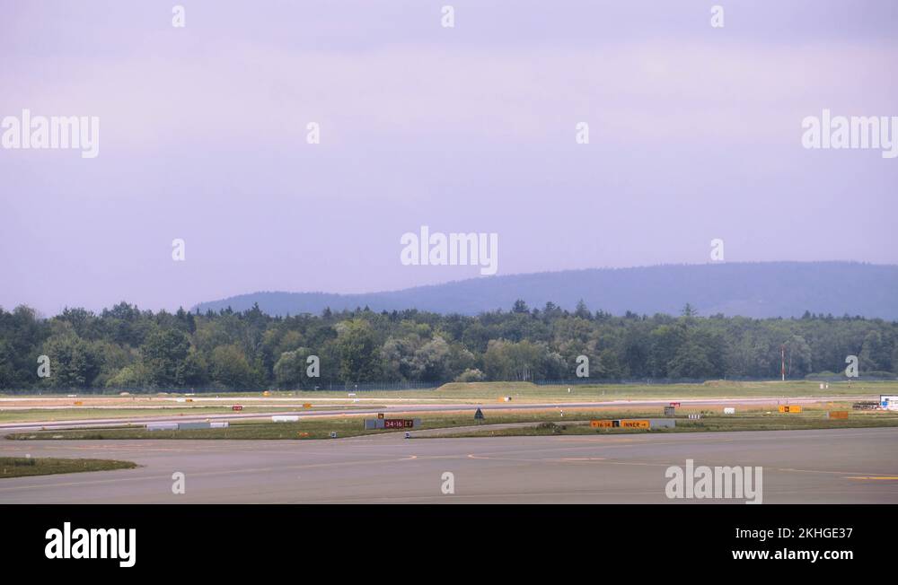 Trail behind a plane Stock Videos & Footage - HD and 4K Video Clips - Alamy