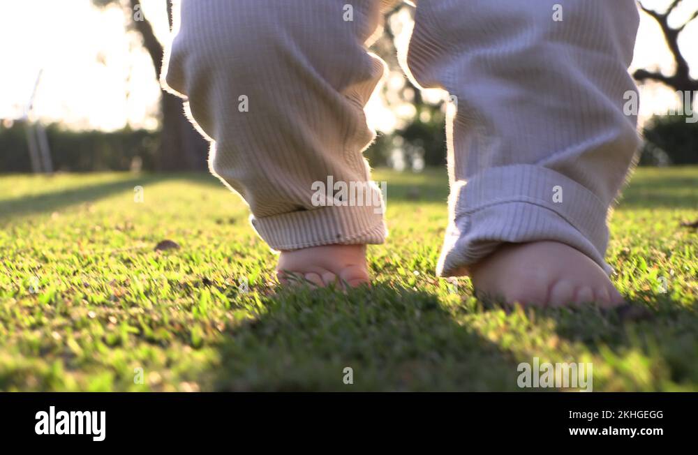 Grass in toes Stock Videos & Footage - HD and 4K Video Clips - Alamy