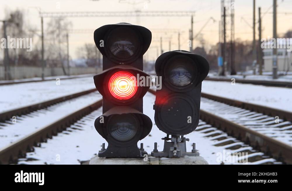 Traffic light shows red Stock Videos & Footage - HD and 4K Video Clips ...