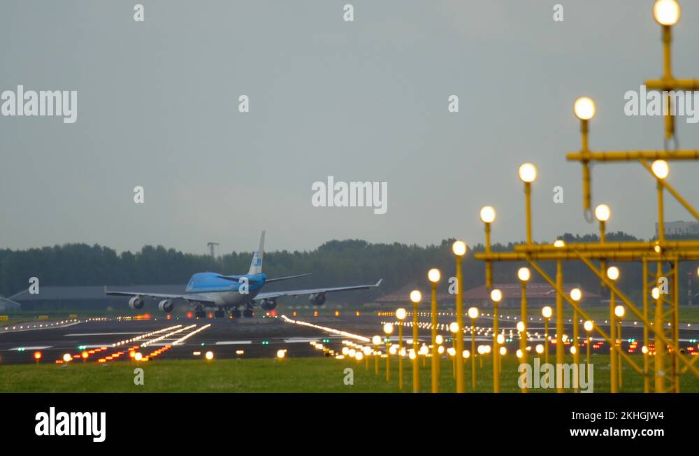 KLM Boeing 747 landing Stock Video Footage - Alamy