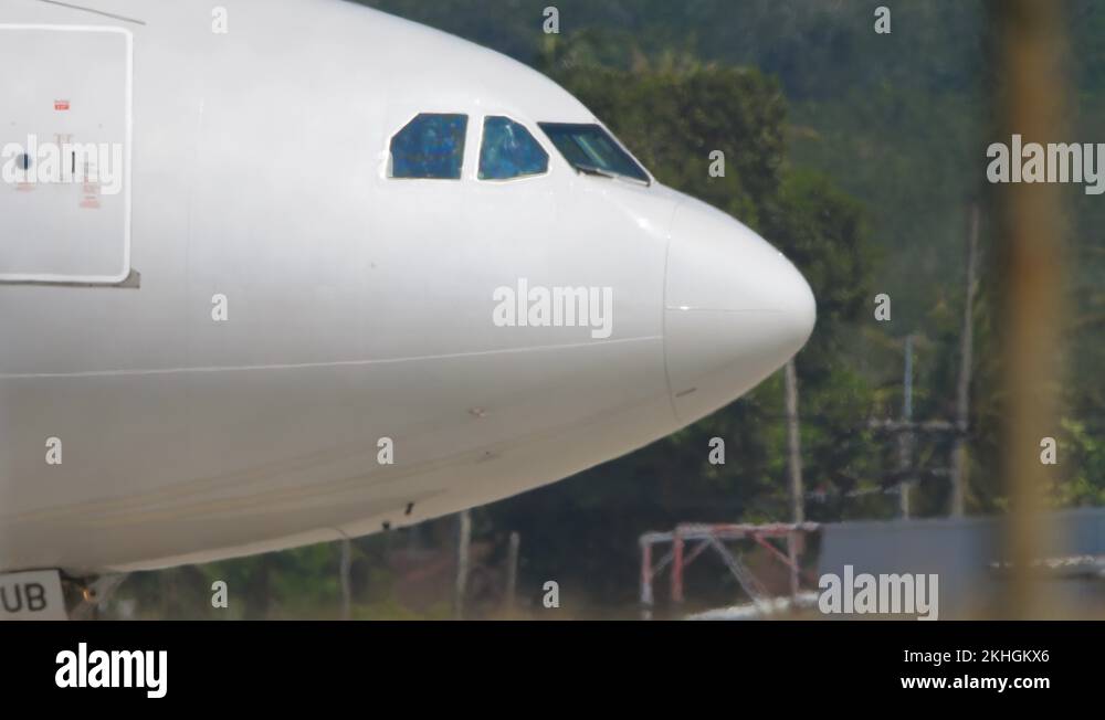Close-up cockpit view Airbus A330 Stock Video Footage - Alamy