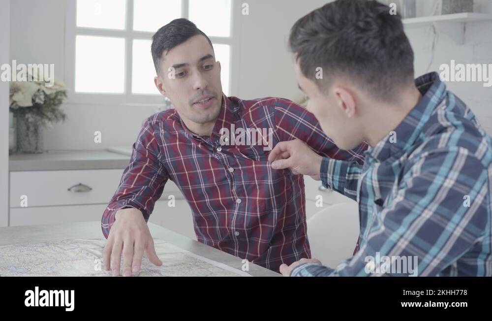 Brothers arguing Stock Videos & Footage - HD and 4K Video Clips - Alamy
