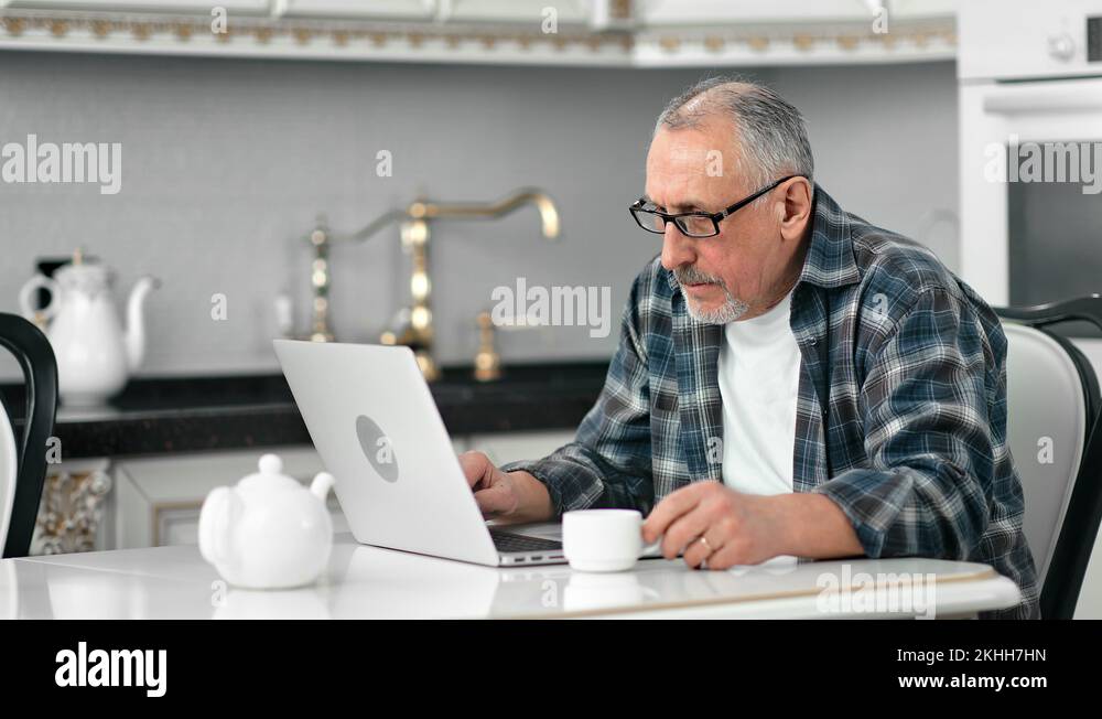 Person concentrate Stock Videos & Footage - HD and 4K Video Clips - Alamy