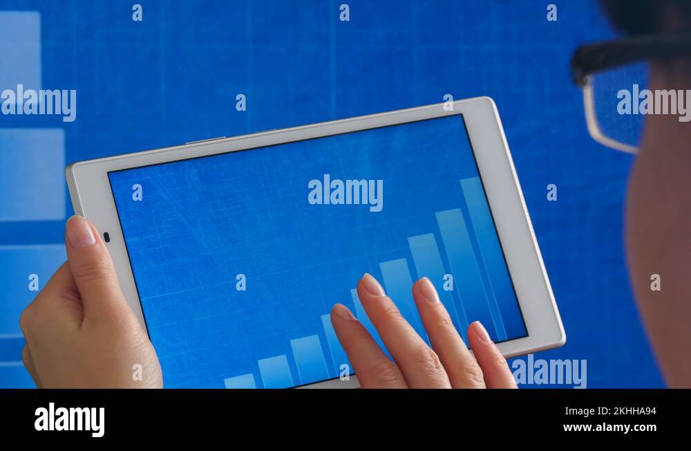 Tablet histogram Stock Videos & Footage - HD and 4K Video Clips - Alamy