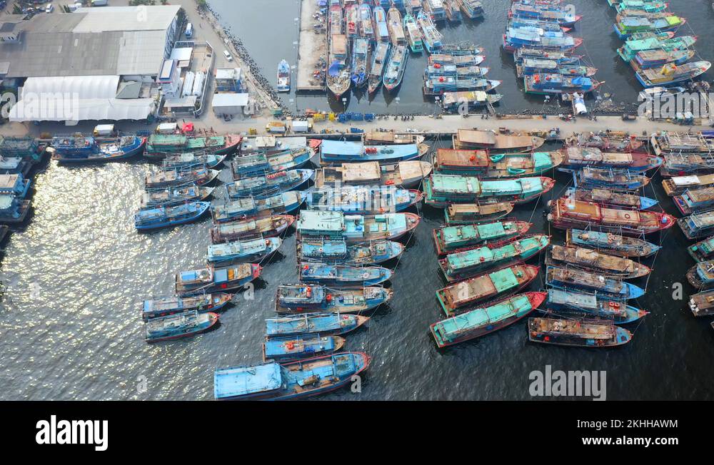 Berthing Stock Videos & Footage - HD and 4K Video Clips - Alamy