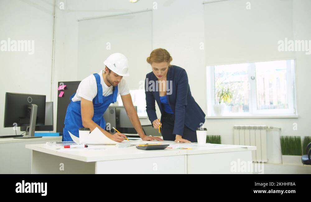 Teamwork builder Stock Videos & Footage - HD and 4K Video Clips - Alamy