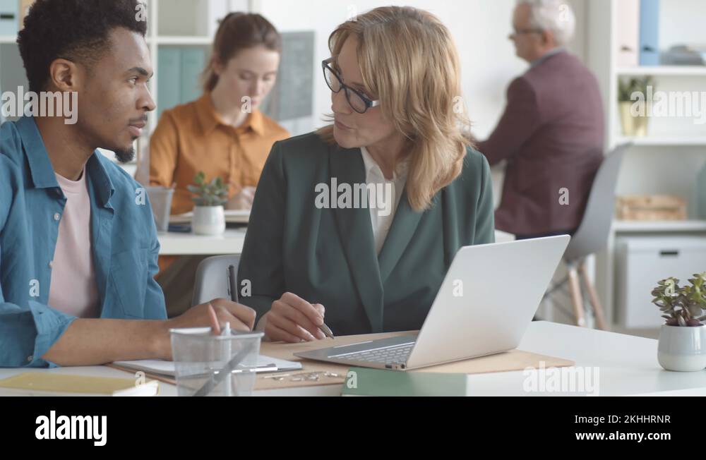 Learning new job Stock Videos & Footage - HD and 4K Video Clips - Alamy