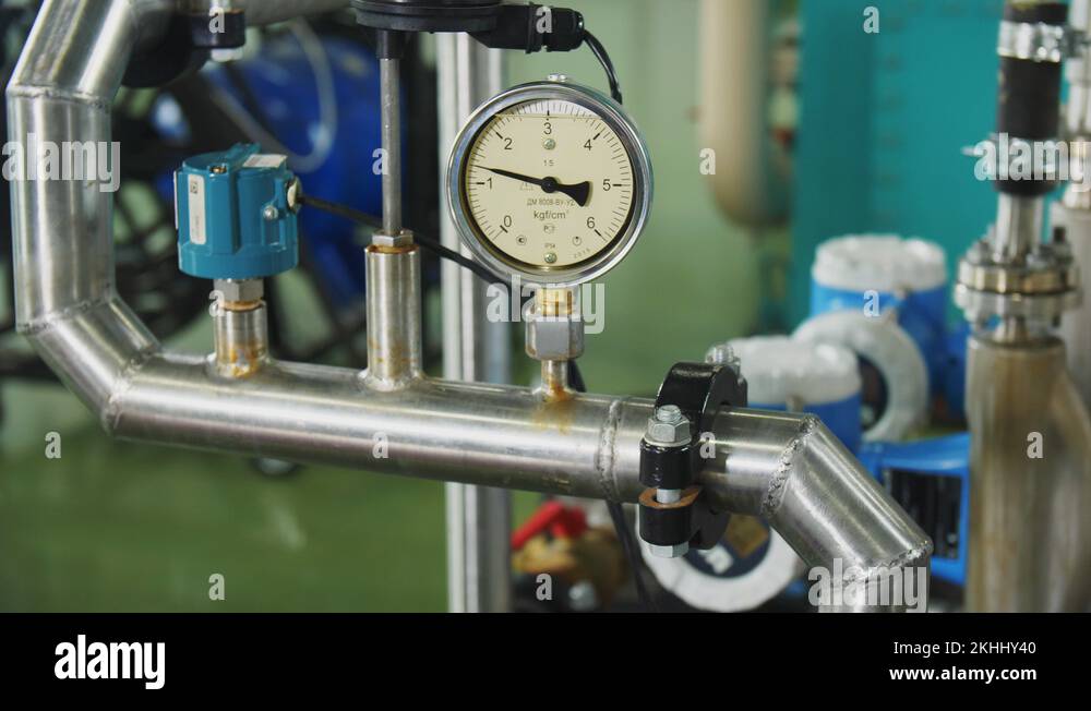 Fuel pressure pipe Stock Videos & Footage - HD and 4K Video Clips - Alamy