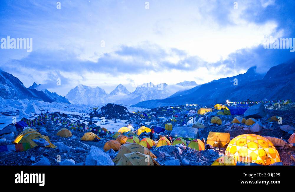 Epic Day To Night Transition Of The Tent City At Everest Basecamp Stock Video Footage Alamy